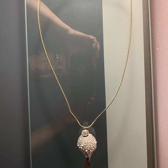 Charming Charlie | Jewelry | Charming Charlie Medium Length Gold ...